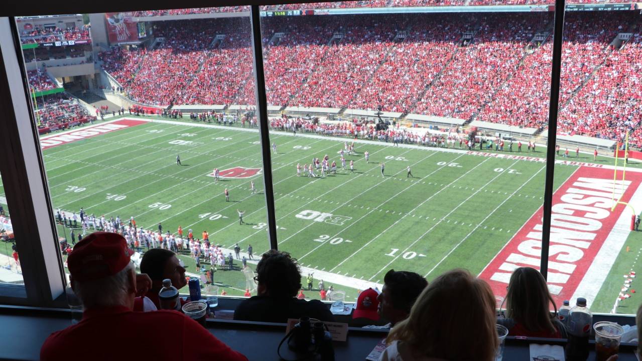 Buckingham Club | Wisconsin Badgers Football vs Ohio State Buckeyes ...