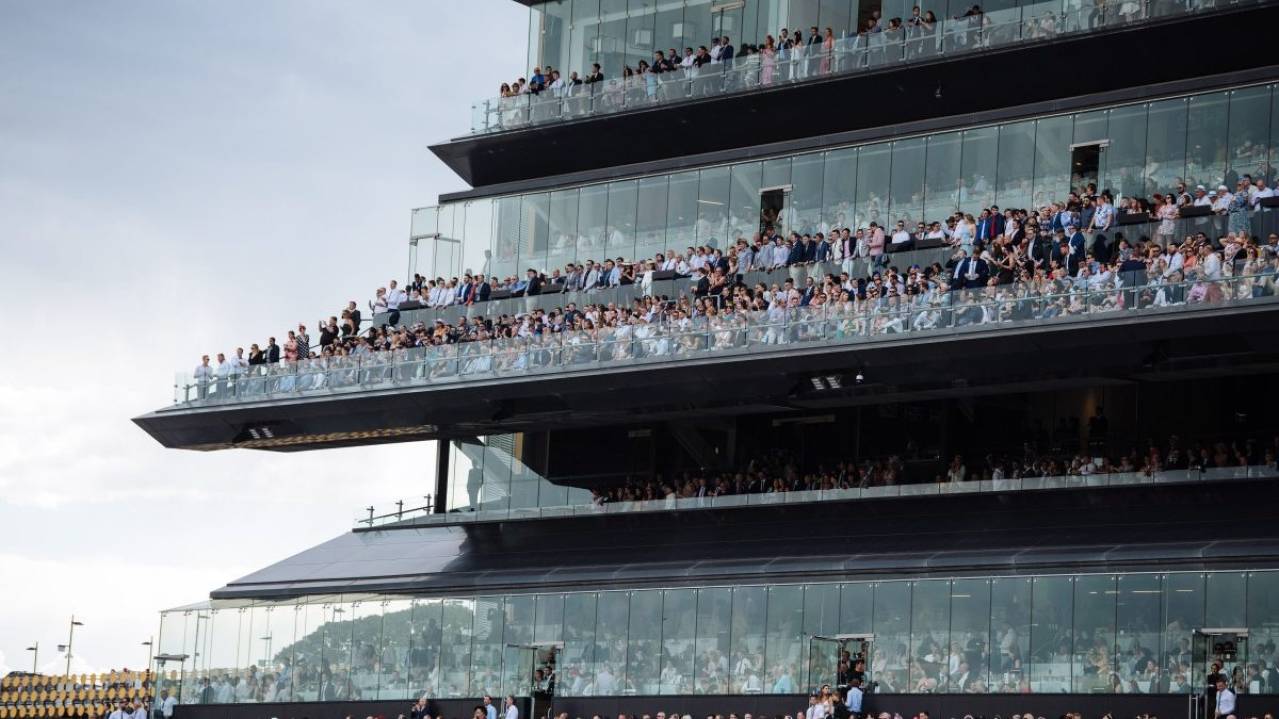 Centennial Restaurant | The Star Championships Day 2 | 12 Apr 2025 ...