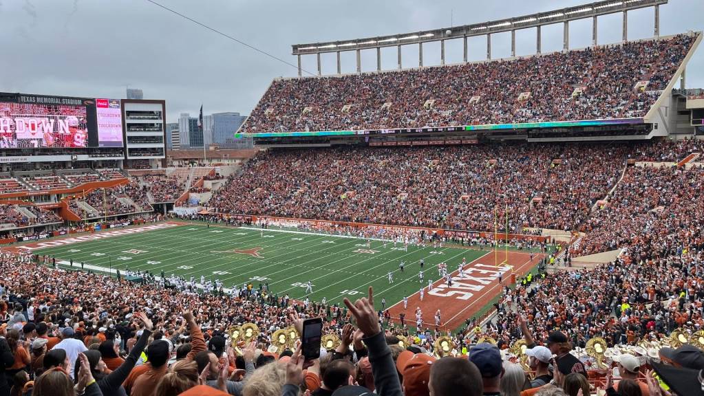 Field Level (Sections 1-8, 27-32) | Texas Longhorns Football vs San ...