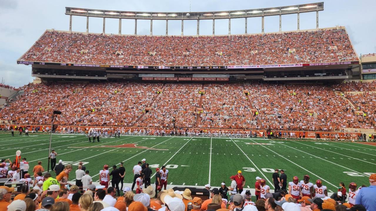 Field Level (Sections 1-8, 27-32) | Texas Longhorns Football vs ...