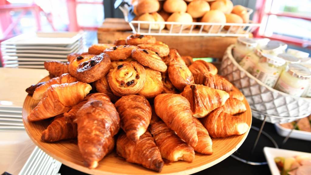 Gallery Club | LIV Golf: UK | Jul 2025* | JCB Golf and Country Club ...