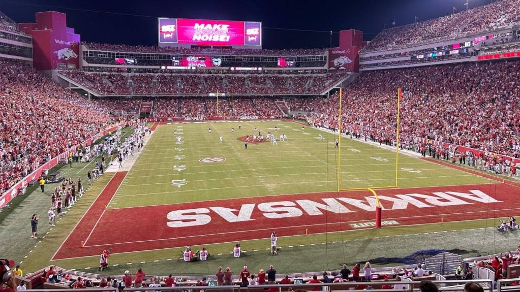 Lower (100 Level) | Arkansas Razorbacks Football vs Missouri Tigers ...