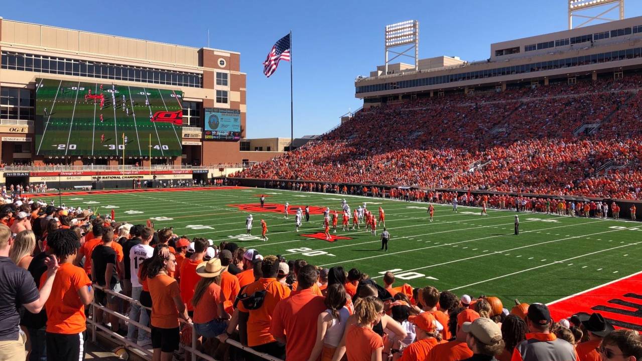 Middle (200 Level) | Oklahoma State Cowboys Football vs Baylor Bears ...