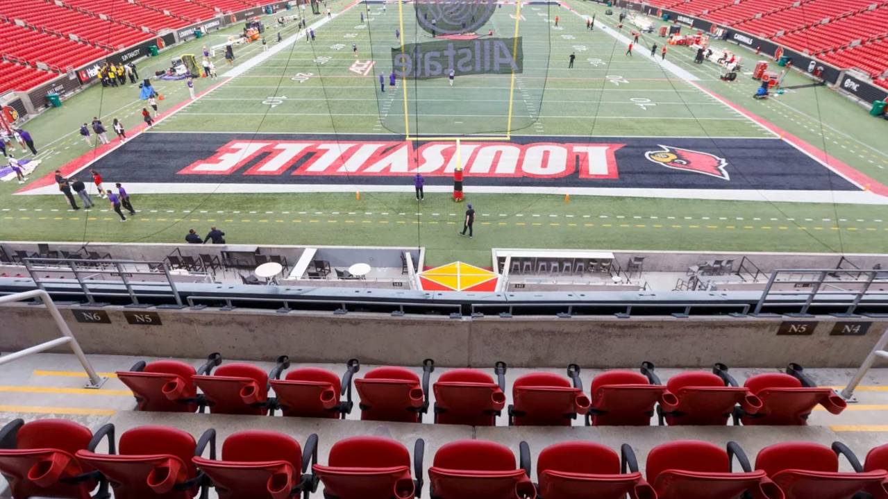 Pepsi Club (Sections N1-N25) | Louisville Cardinals Football vs ...